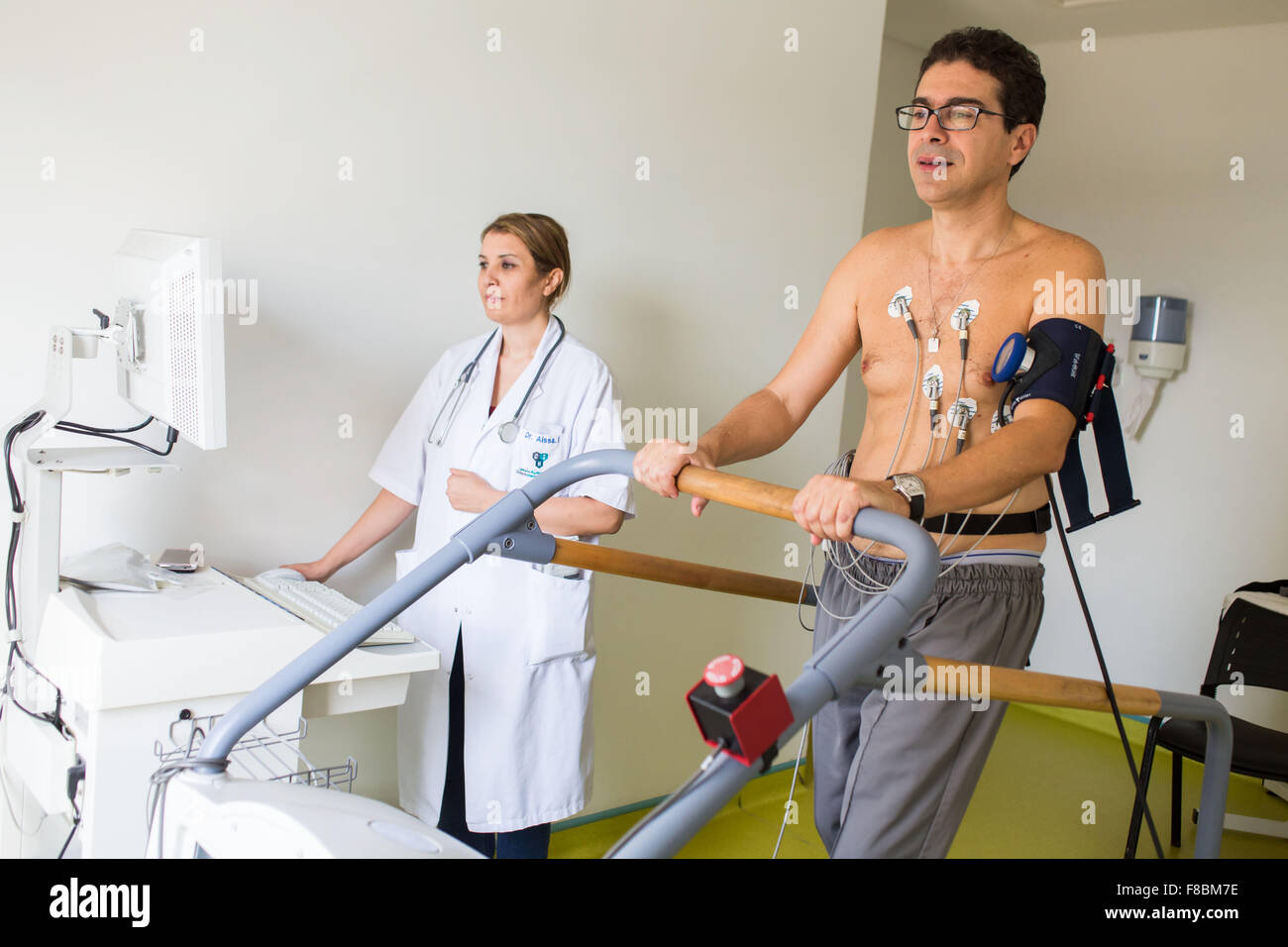 Man undergoing stress test Stock Photo - Alamy