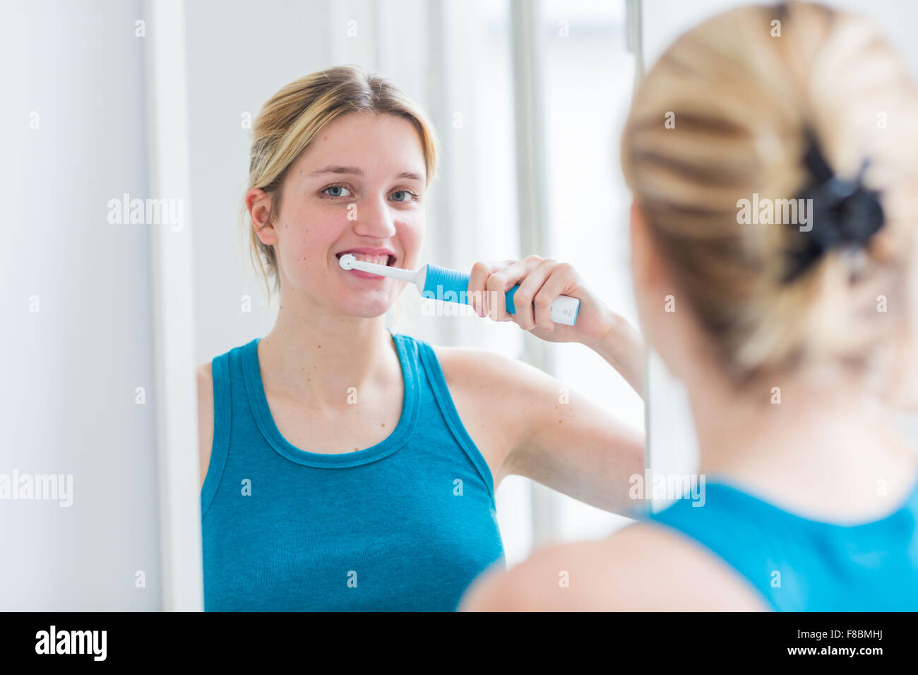Adult teeth hi-res stock photography and images - Alamy
