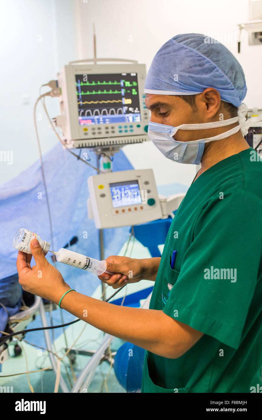 Anaesthesia hi-res stock photography and images - Alamy