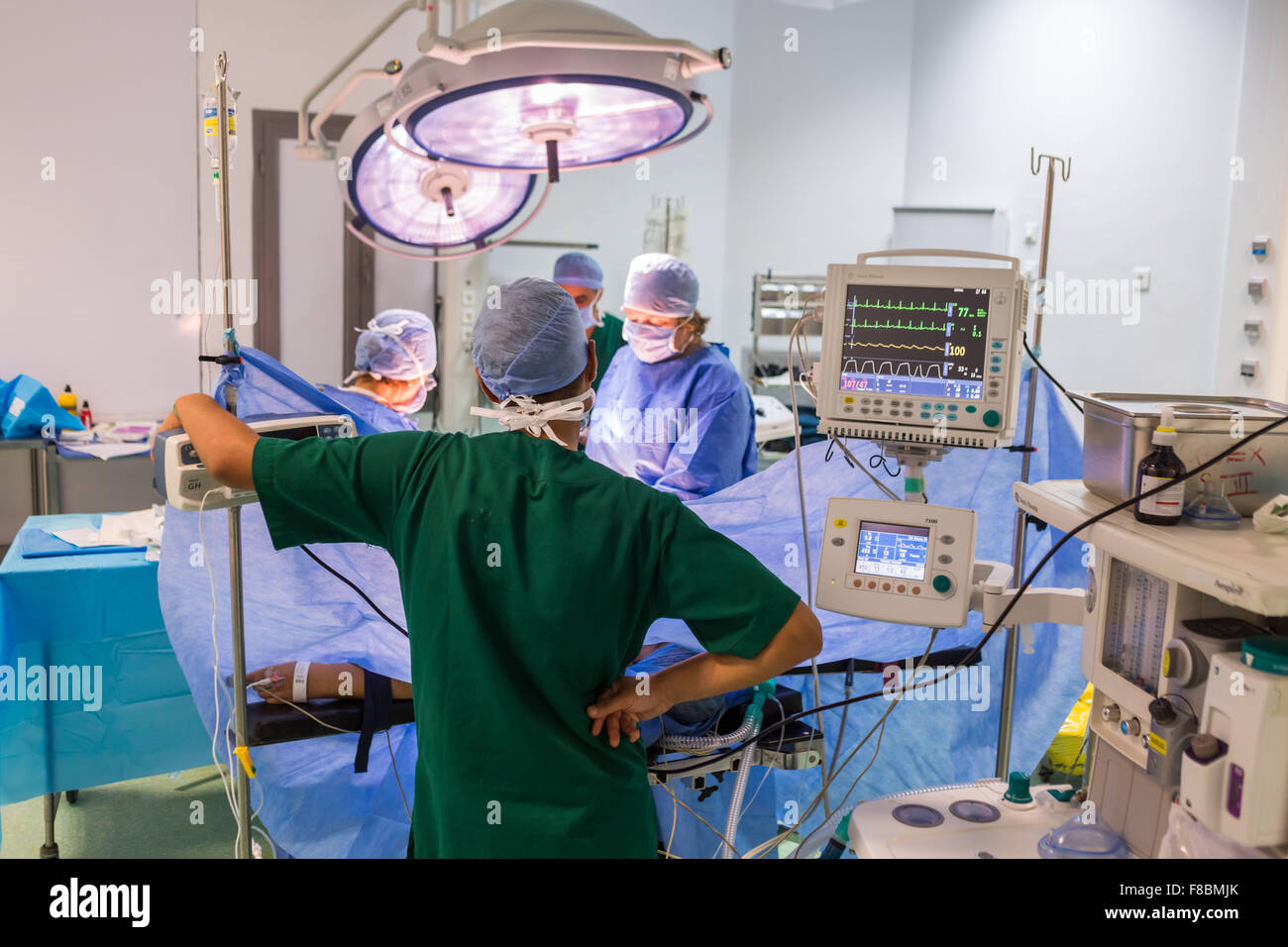 Anesthesia monitoring hi-res stock photography and images - Alamy