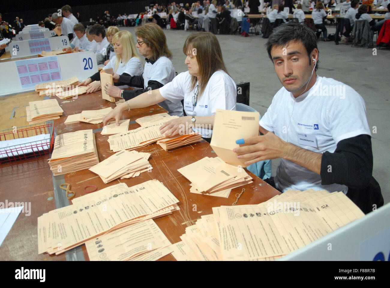 General election counting tables hi-res stock photography and images ...