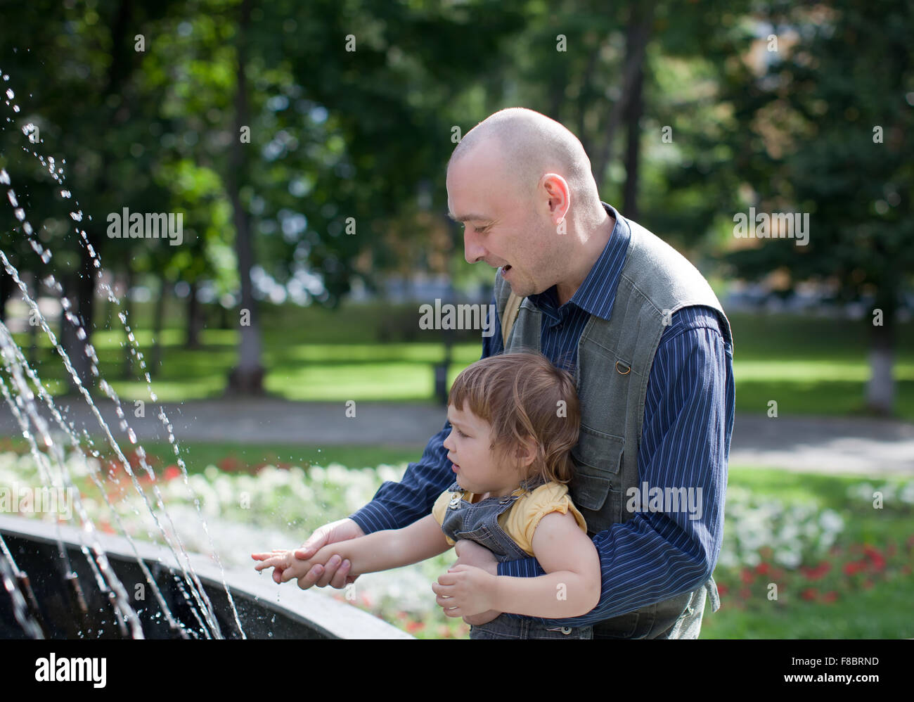 Father plays baby girl hi-res stock photography and images - Alamy