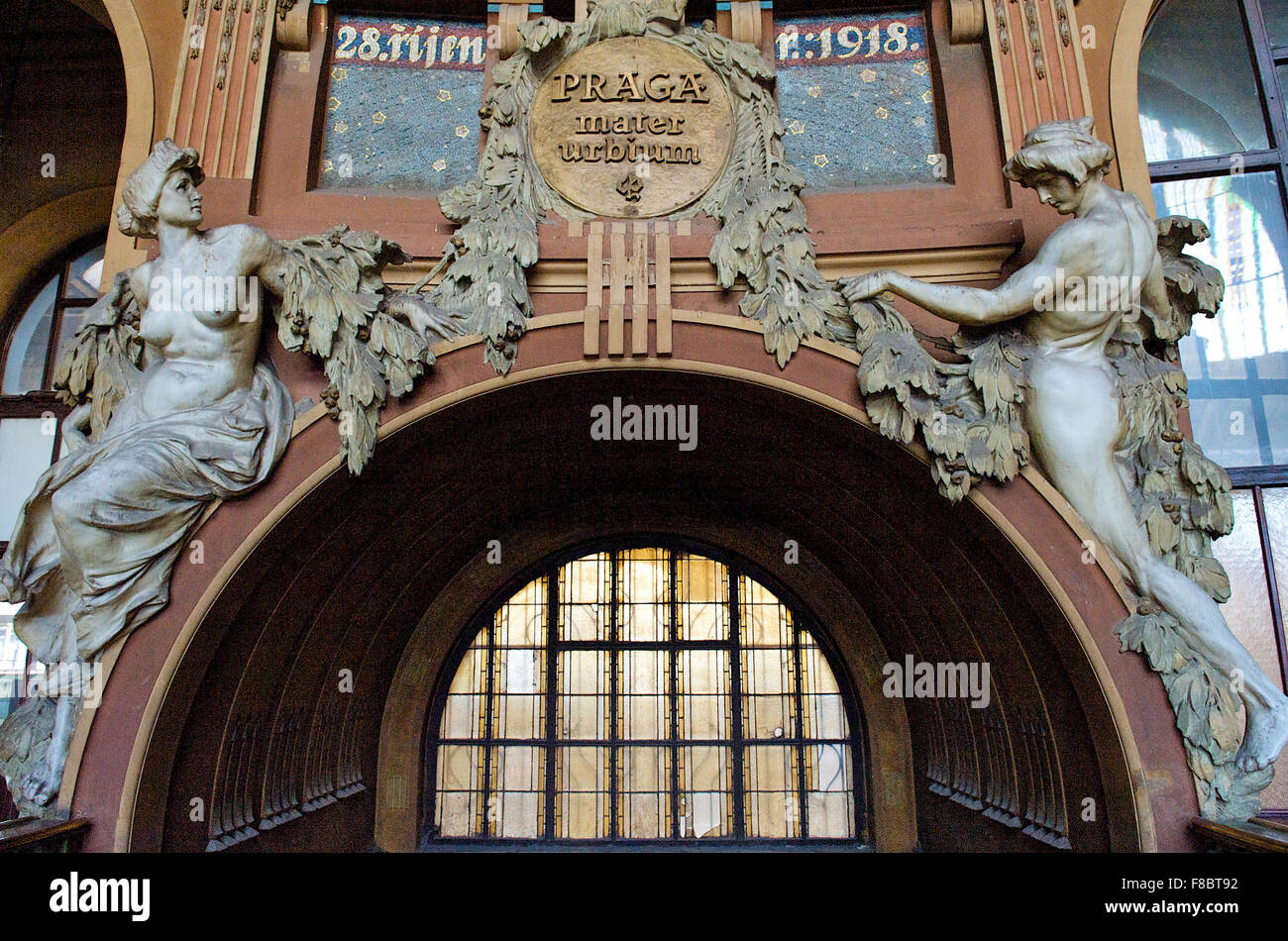 Praha hlavni nadrazi hi-res stock photography and images - Alamy