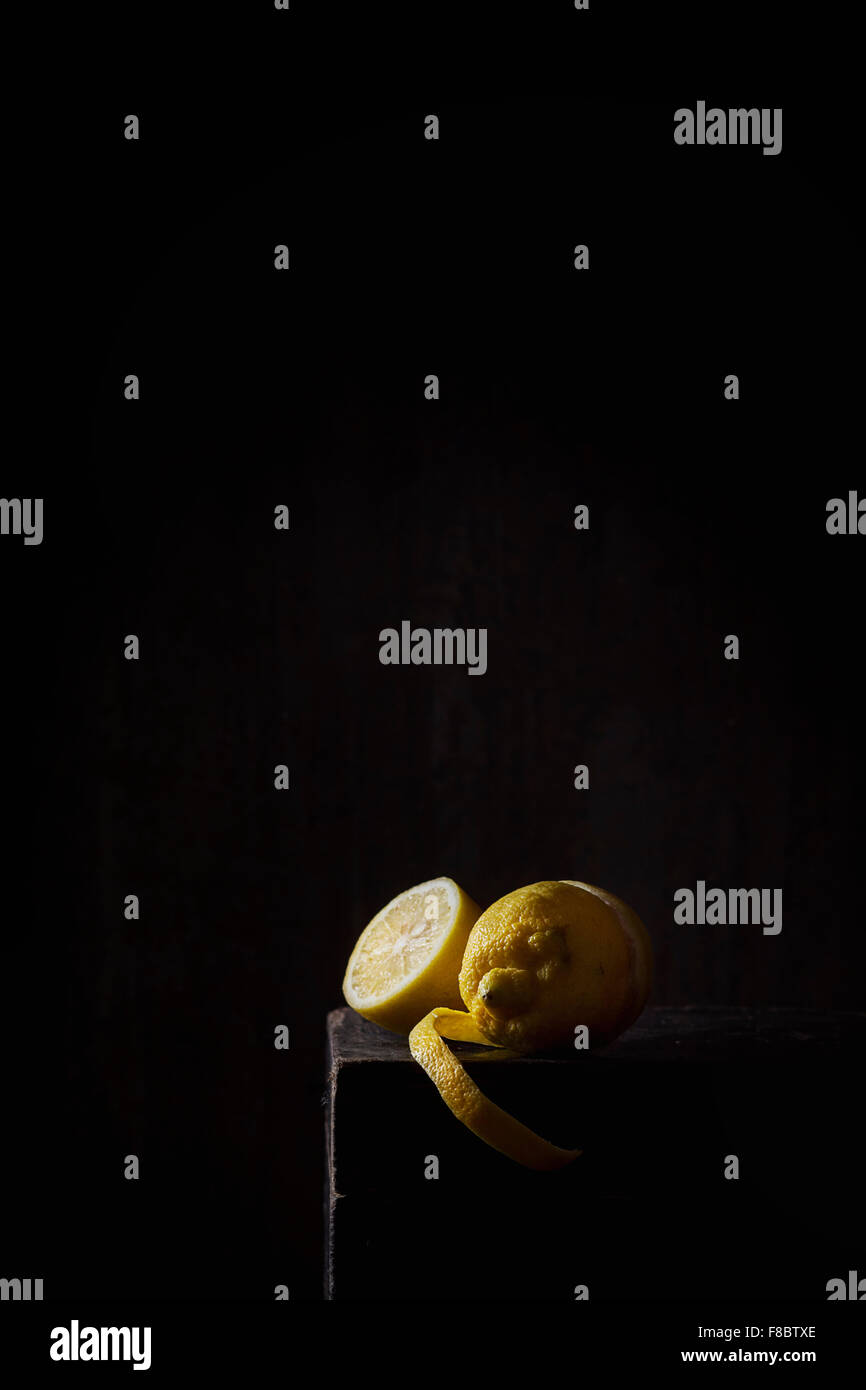 Whole and half of lemon Stock Photo - Alamy