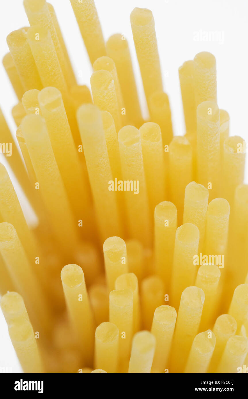 Spaghetti raw hi-res stock photography and images - Alamy