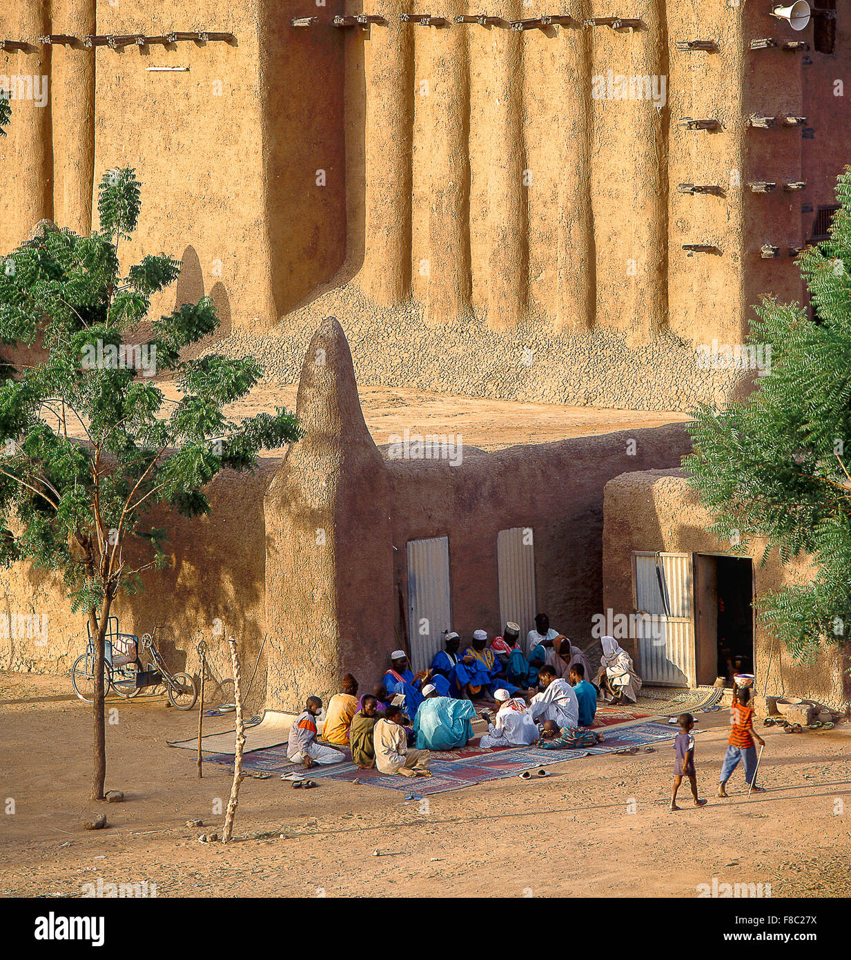 The great mosque of djenné, mali hi-res stock photography and images ...
