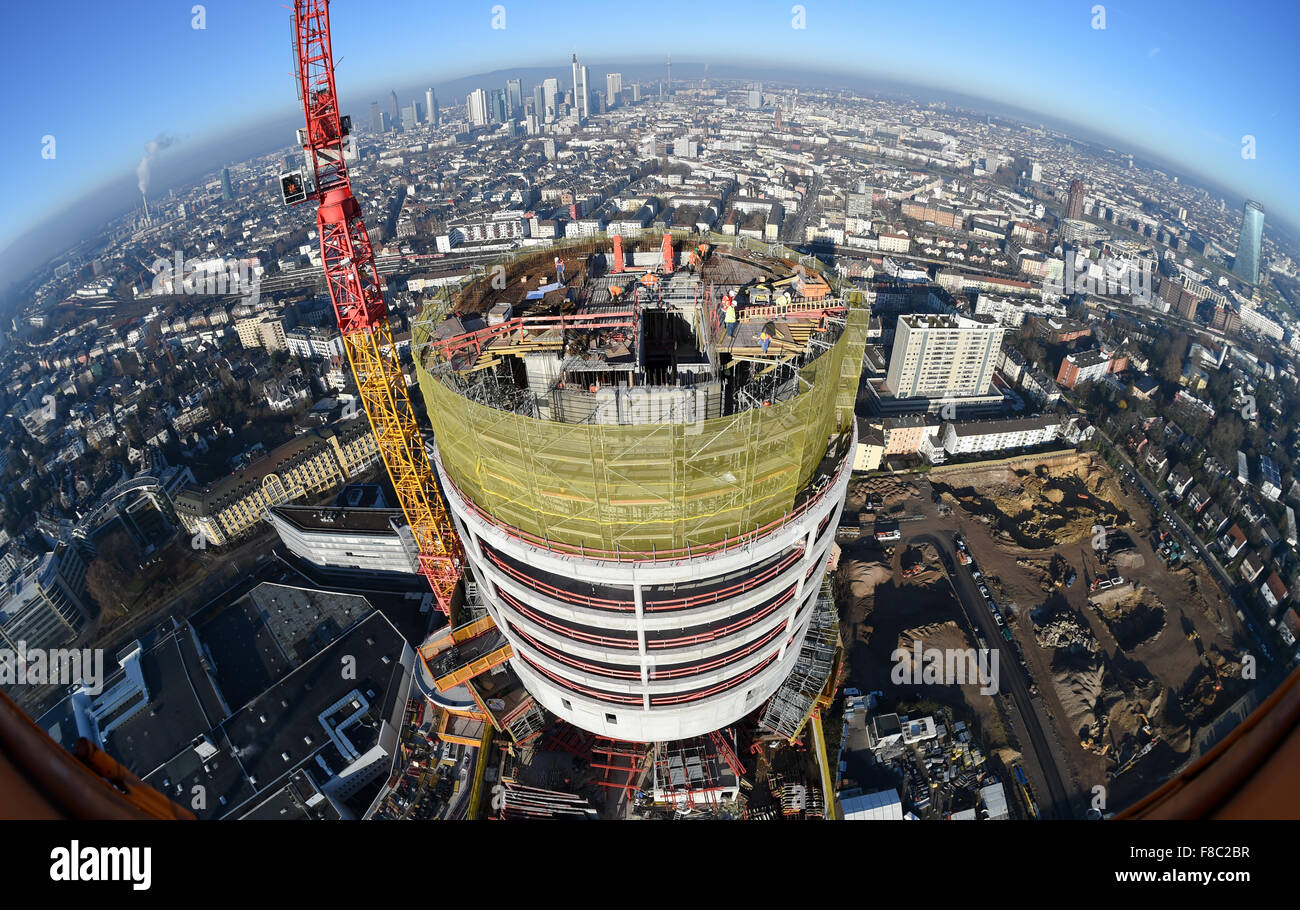 People at work on the top of Henniger Tower in Frankfurt am Main ...