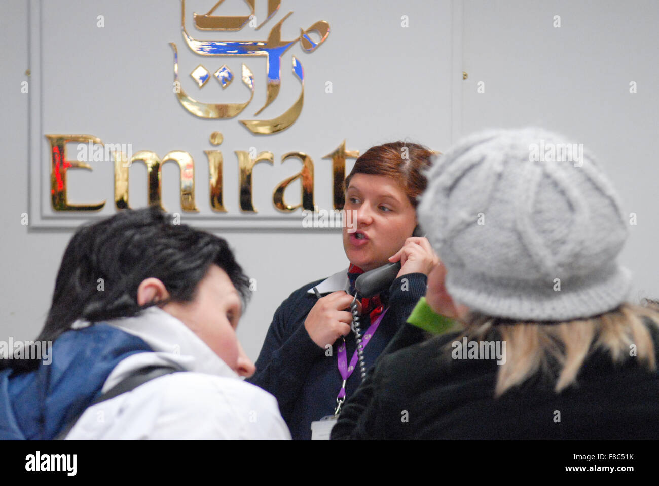 Customer service desk hi-res stock photography and images - Alamy