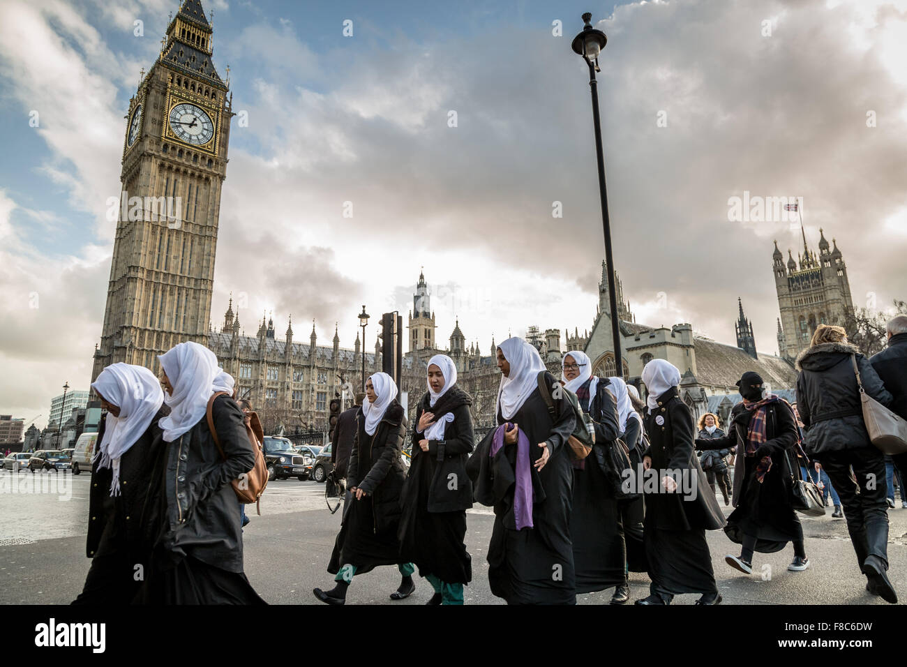 London religion muslim islam hi-res stock photography and images - Alamy