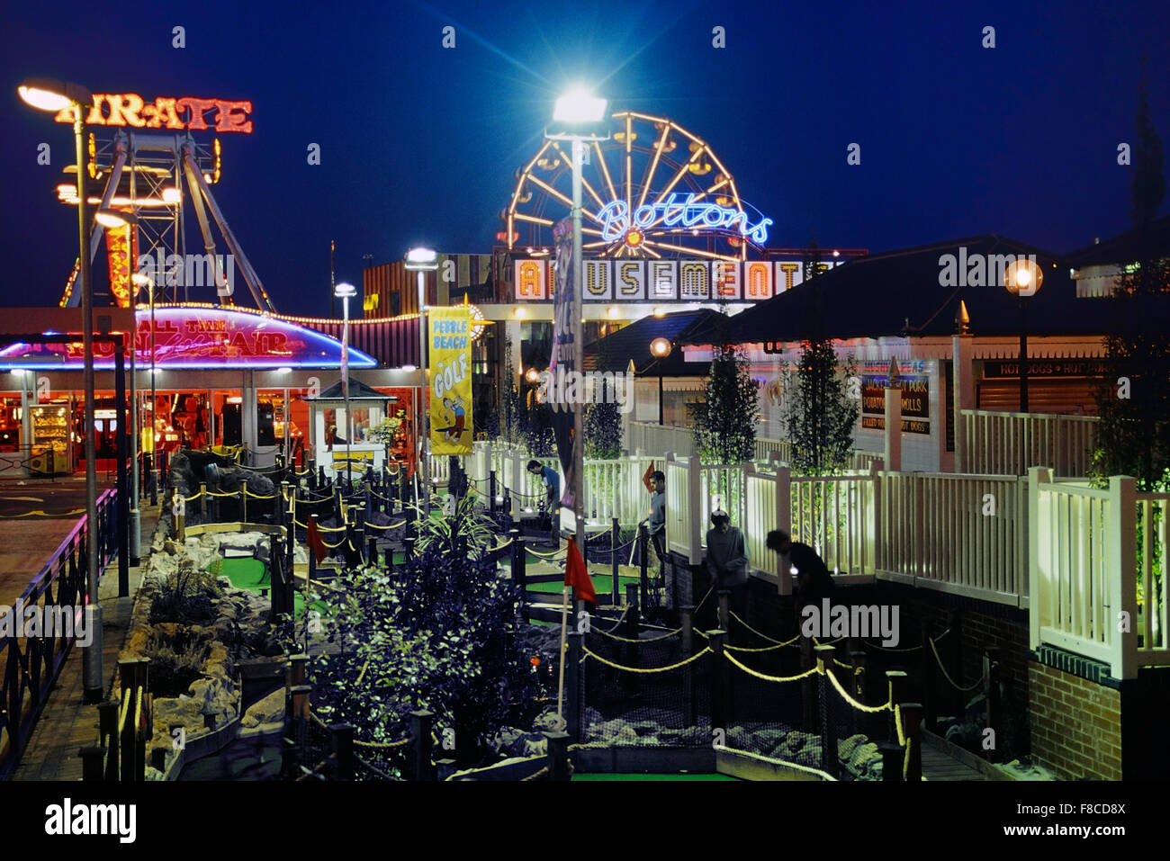 Amusement park ride nighttime hi-res stock photography and images - Alamy