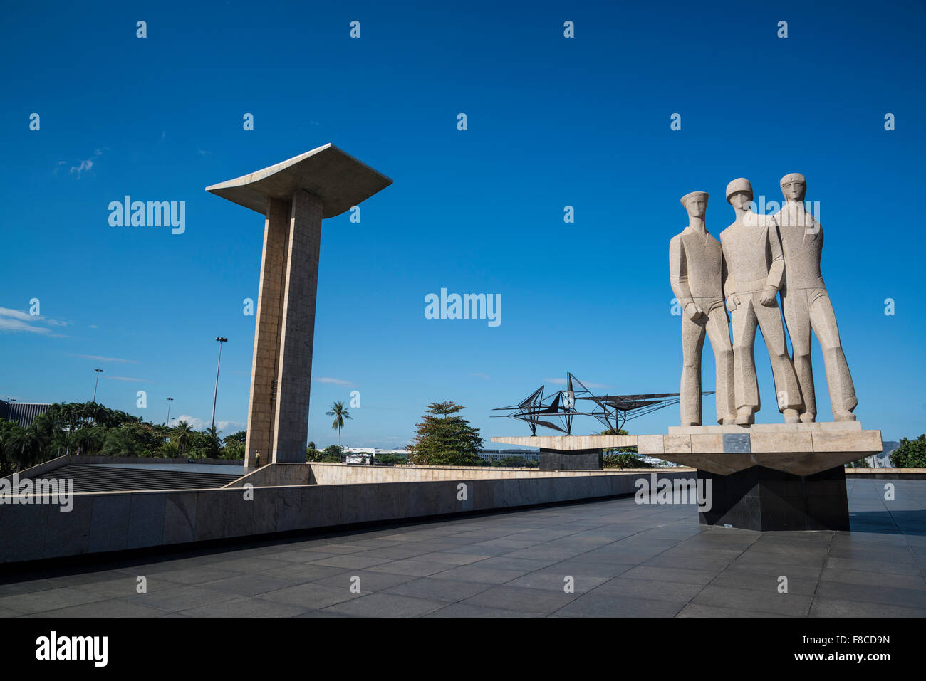 World war ii statue hi-res stock photography and images - Alamy