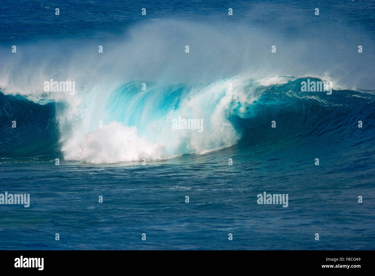 Wave billow hi-res stock photography and images - Alamy