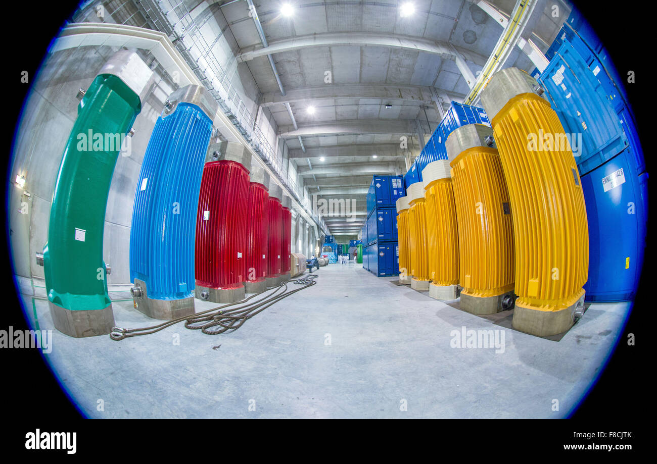 Nuclear waste storage containers hi-res stock photography and images ...