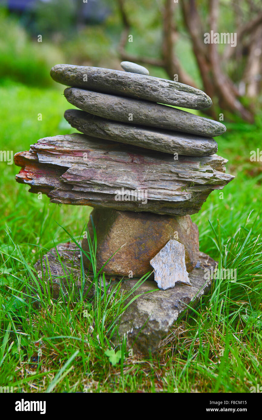 Rock balancing hi-res stock photography and images - Alamy