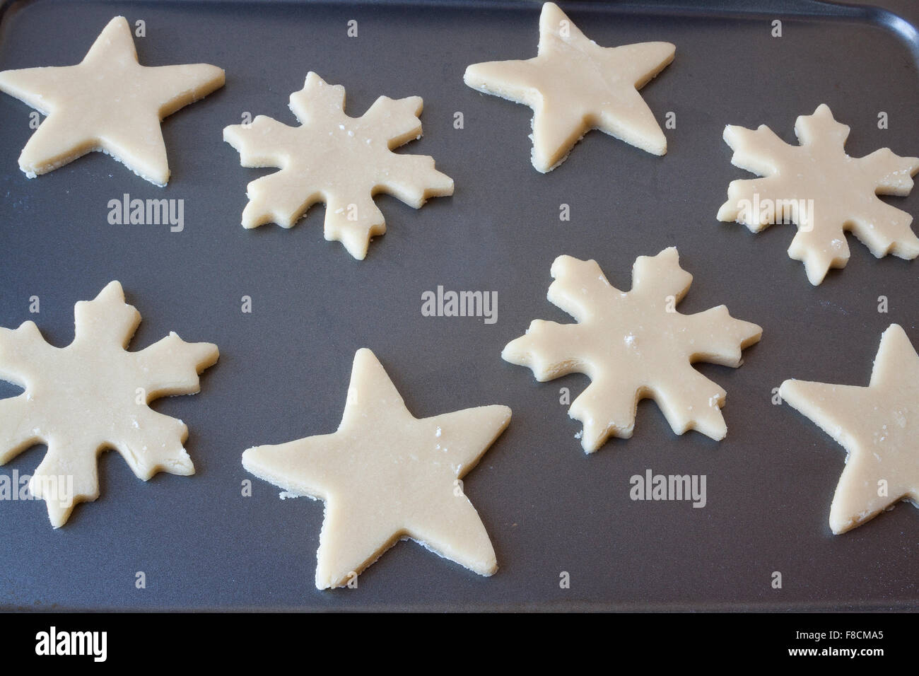 Raw cookie dough shapes hi-res stock photography and images - Alamy