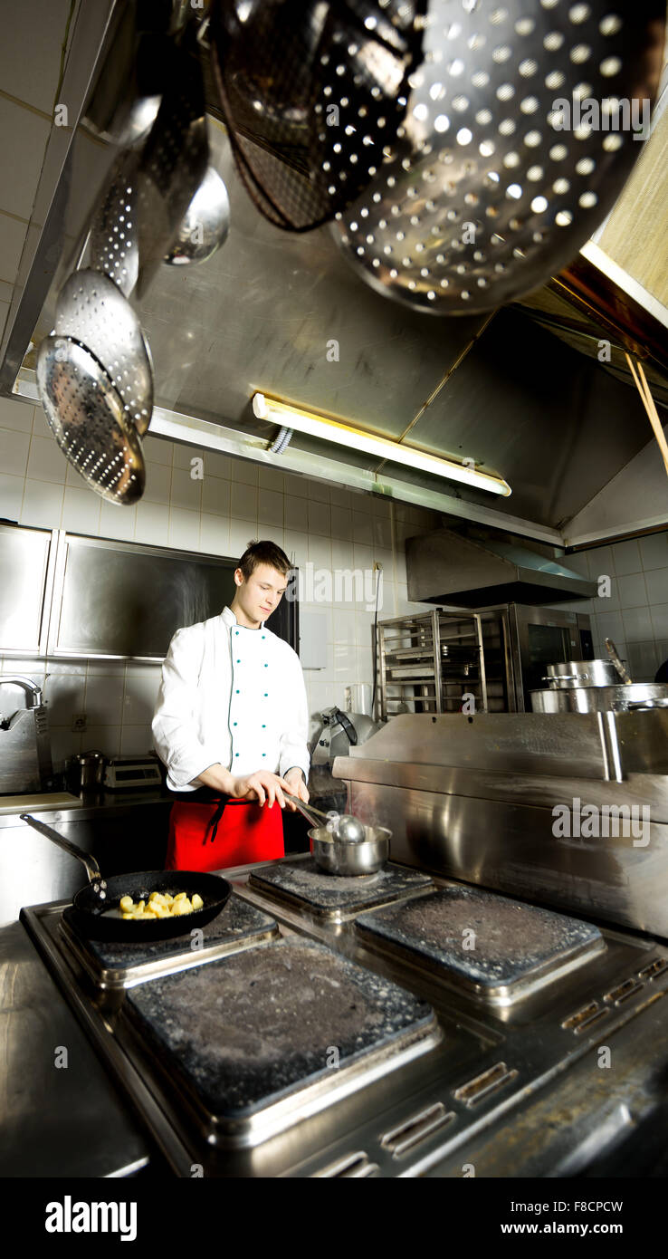 Hotel meal chef cooking hi-res stock photography and images - Alamy