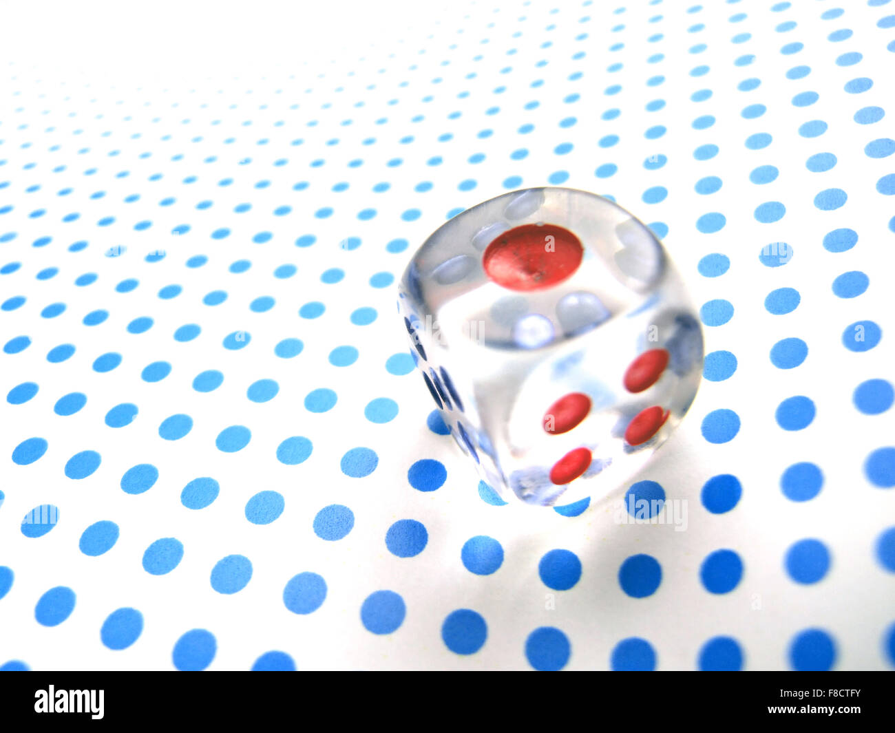 Red blue dot illusion hi-res stock photography and images - Alamy