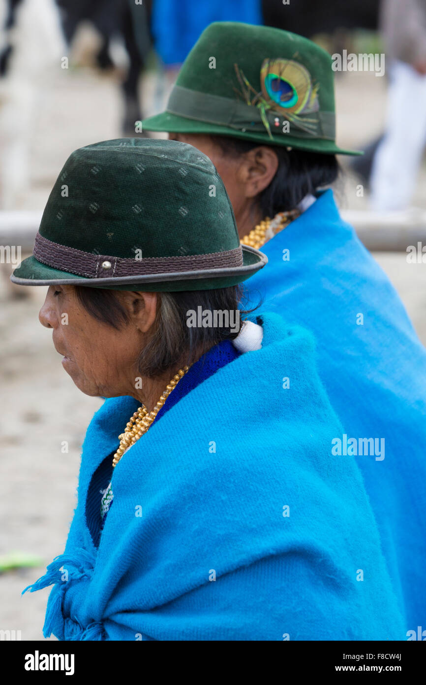 Women from the Mestizo ethnic group in Otavalo, Ecuador Stock Photo - Alamy