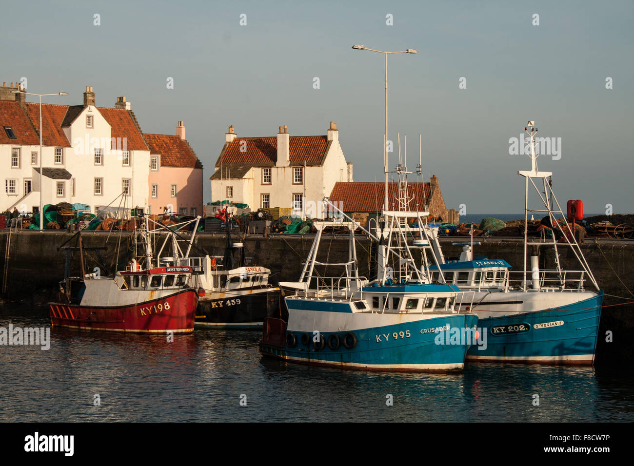 Pittenweem harbour hi-res stock photography and images - Alamy