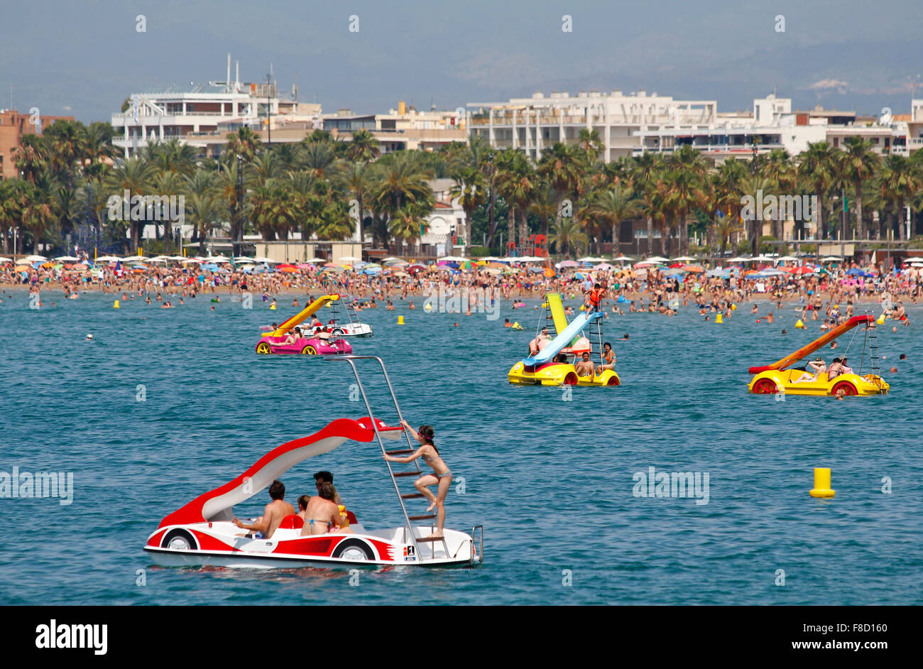 Beach fun people hi-res stock photography and images - Alamy