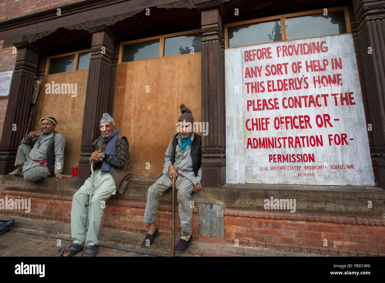 Elderly people community centre hi-res stock photography and images - Alamy