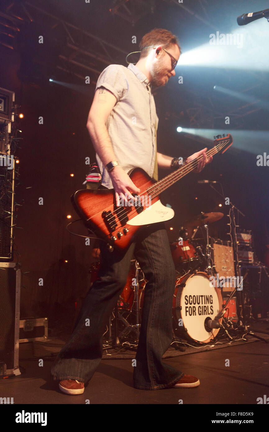 Edinburgh, UK. 8th December. SCOUTING FOR GIRLS performs on stage in ...