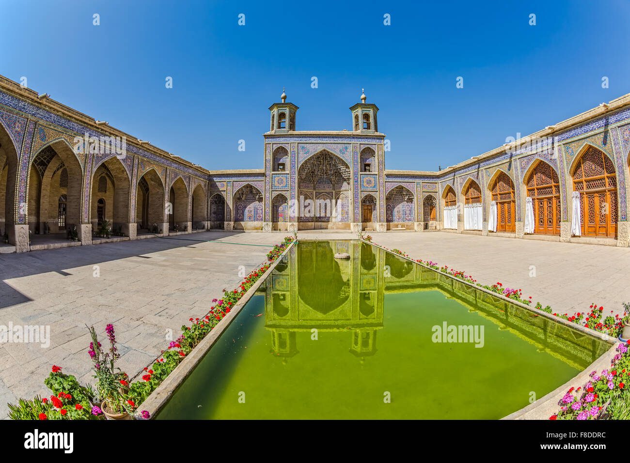 Nasir al-Mulk Mosque pool fisheye Stock Photo - Alamy