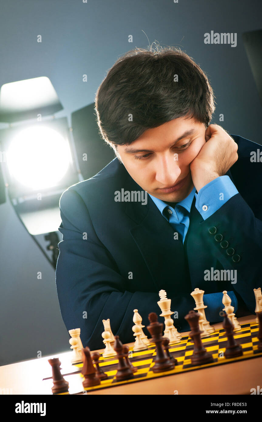Chess world champion move hi-res stock photography and images - Alamy