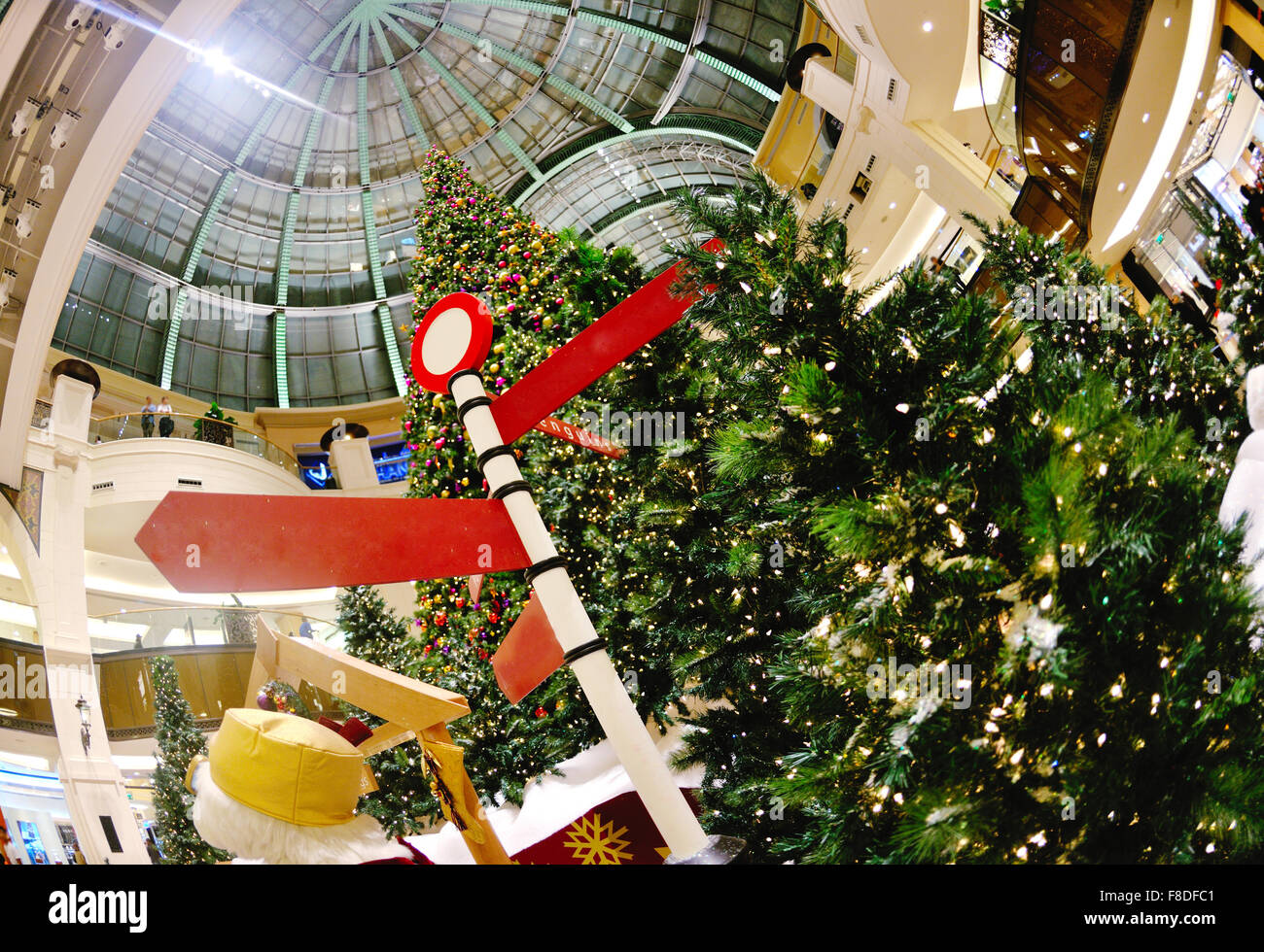crowd shopper people in Interior of a modern shopping mall center Stock Photo - Alamy