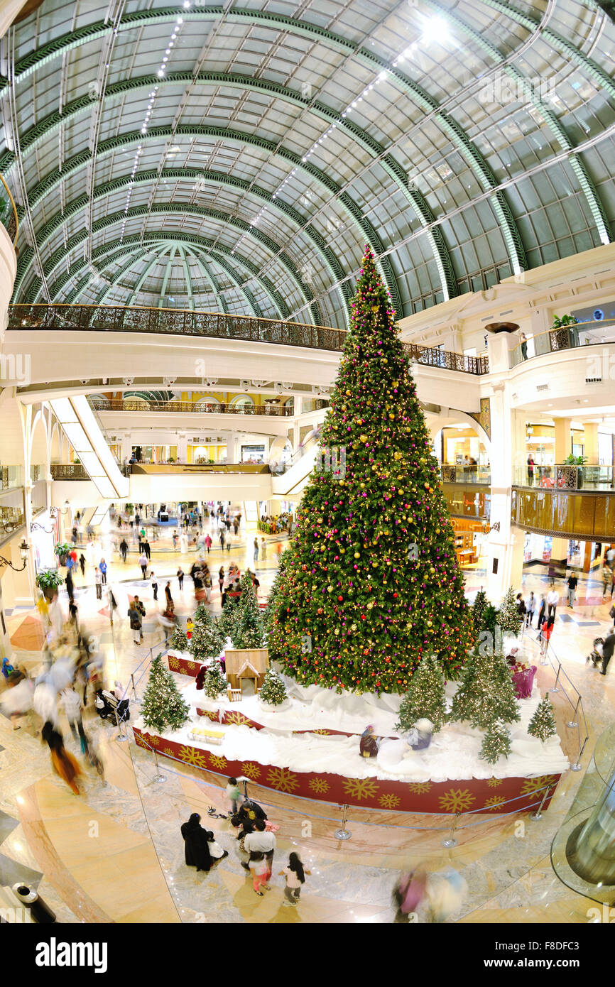 crowd shopper people in Interior of a modern shopping mall center Stock Photo - Alamy