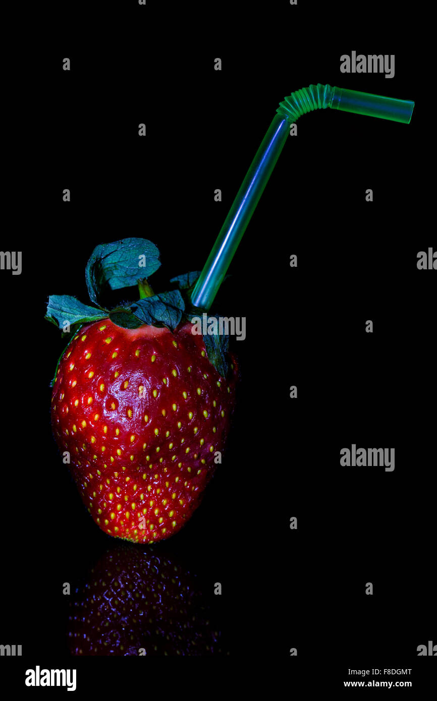 Strawberry straw hi-res stock photography and images - Alamy