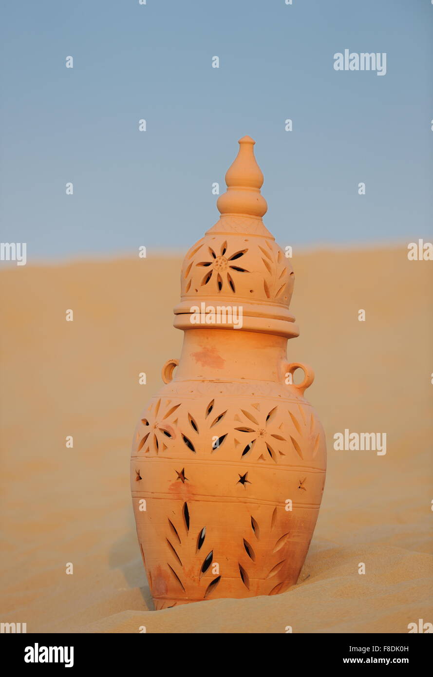 Arab vase antique hi-res stock photography and images - Alamy