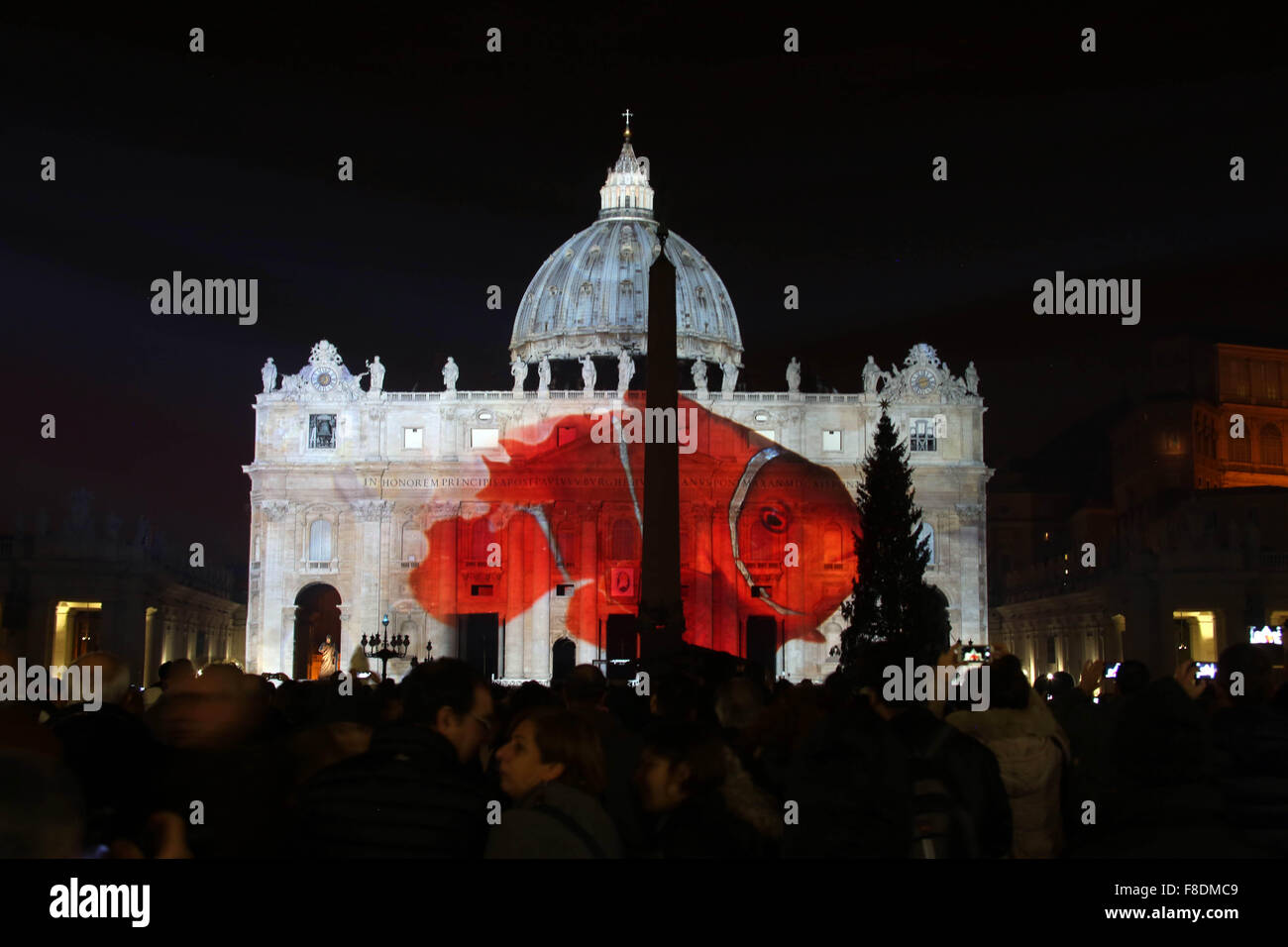 Vatican. 9th Dec, 2015. Vatican City: the new lighting of the basilica ...