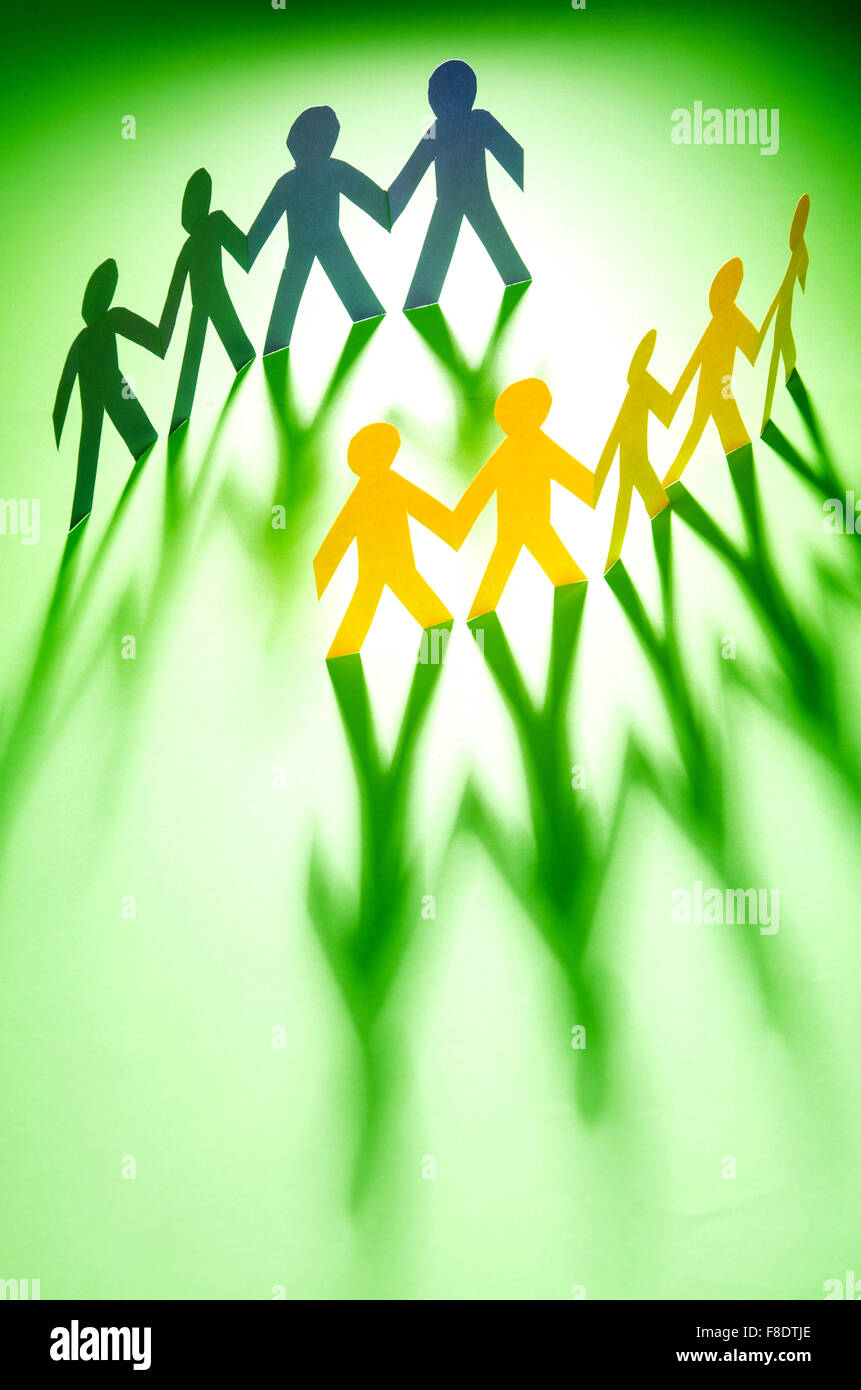 Paper people in teamworking hi-res stock photography and images - Alamy
