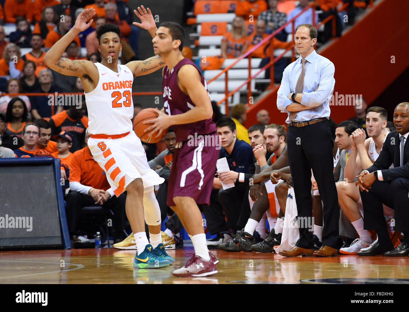 Syracuse, New York, USA. 8th Dec, 2015. Syracuse Orange acting head ...