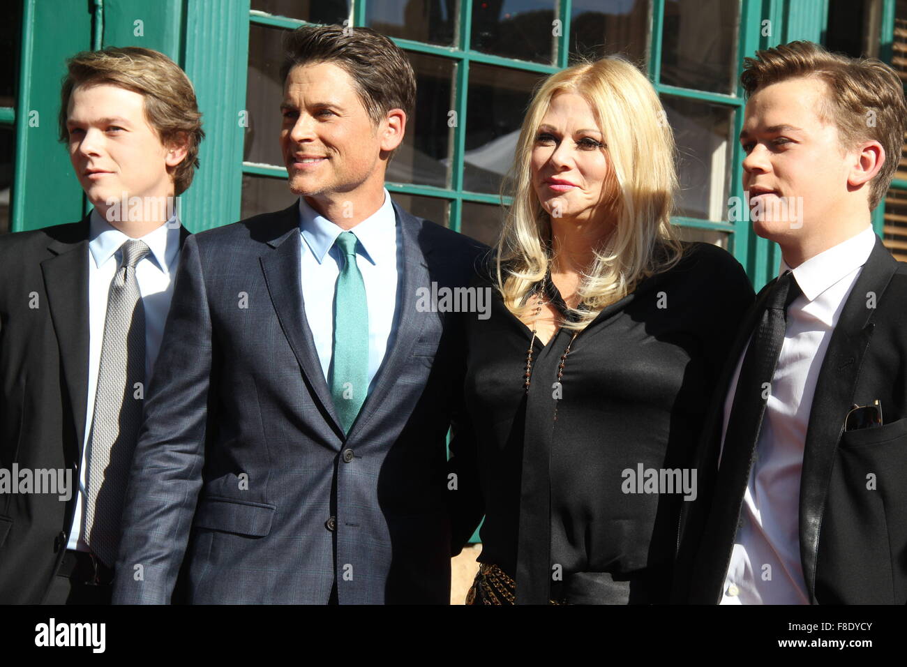 Rob lowe and family hi-res stock photography and images - Alamy