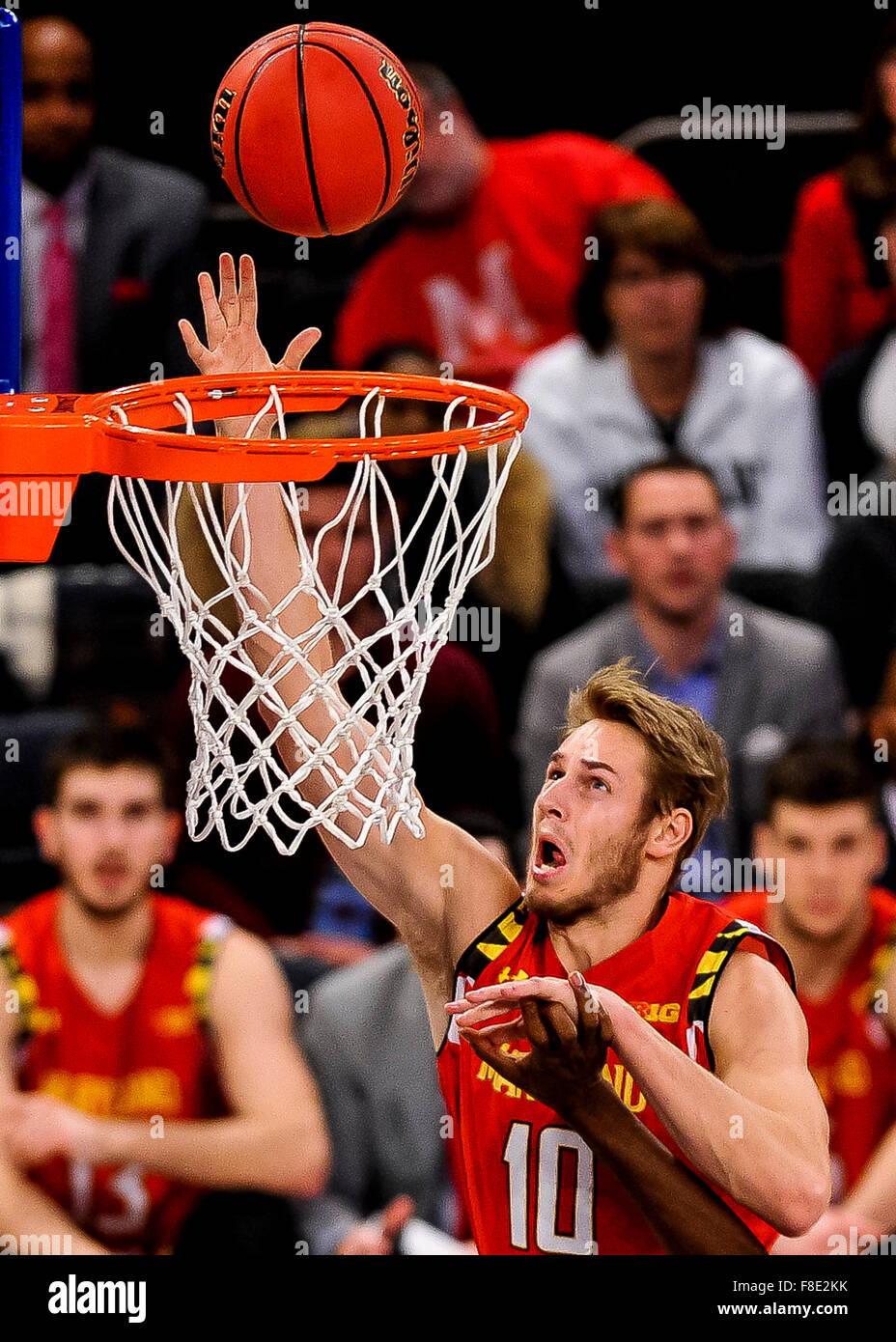 New York, USA. 8th Dec, 2015. Maryland's Jake Layman drives down the ...