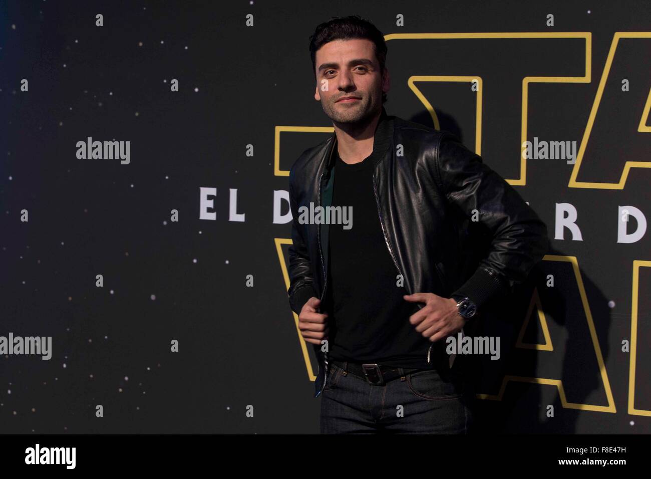 Actor oscar isaac poses in hi-res stock photography and images - Alamy