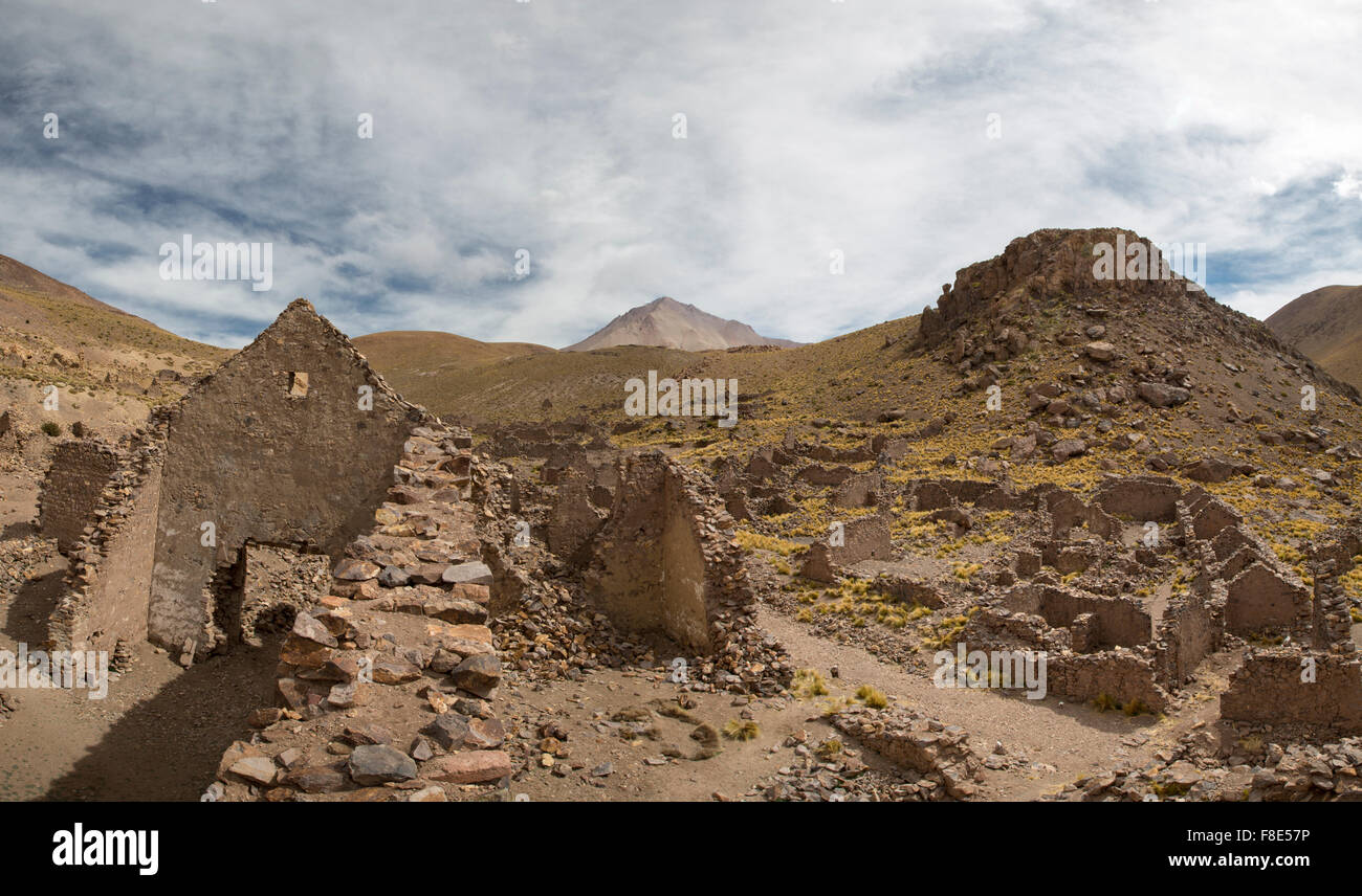 Ruins of the ancient village of San Antonio de Lipez in Bolivia Stock ...