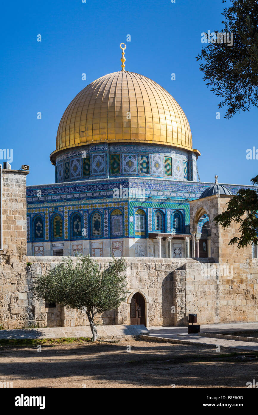 The dome of the Rock, a Muslim shrine on the Temple Mount in the old ...