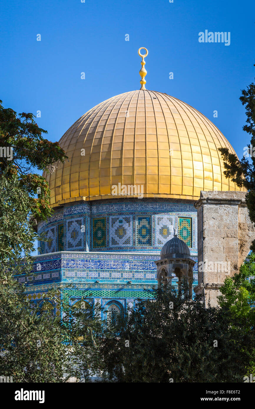 The dome of the Rock, a Muslim shrine on the Temple Mount in the old ...