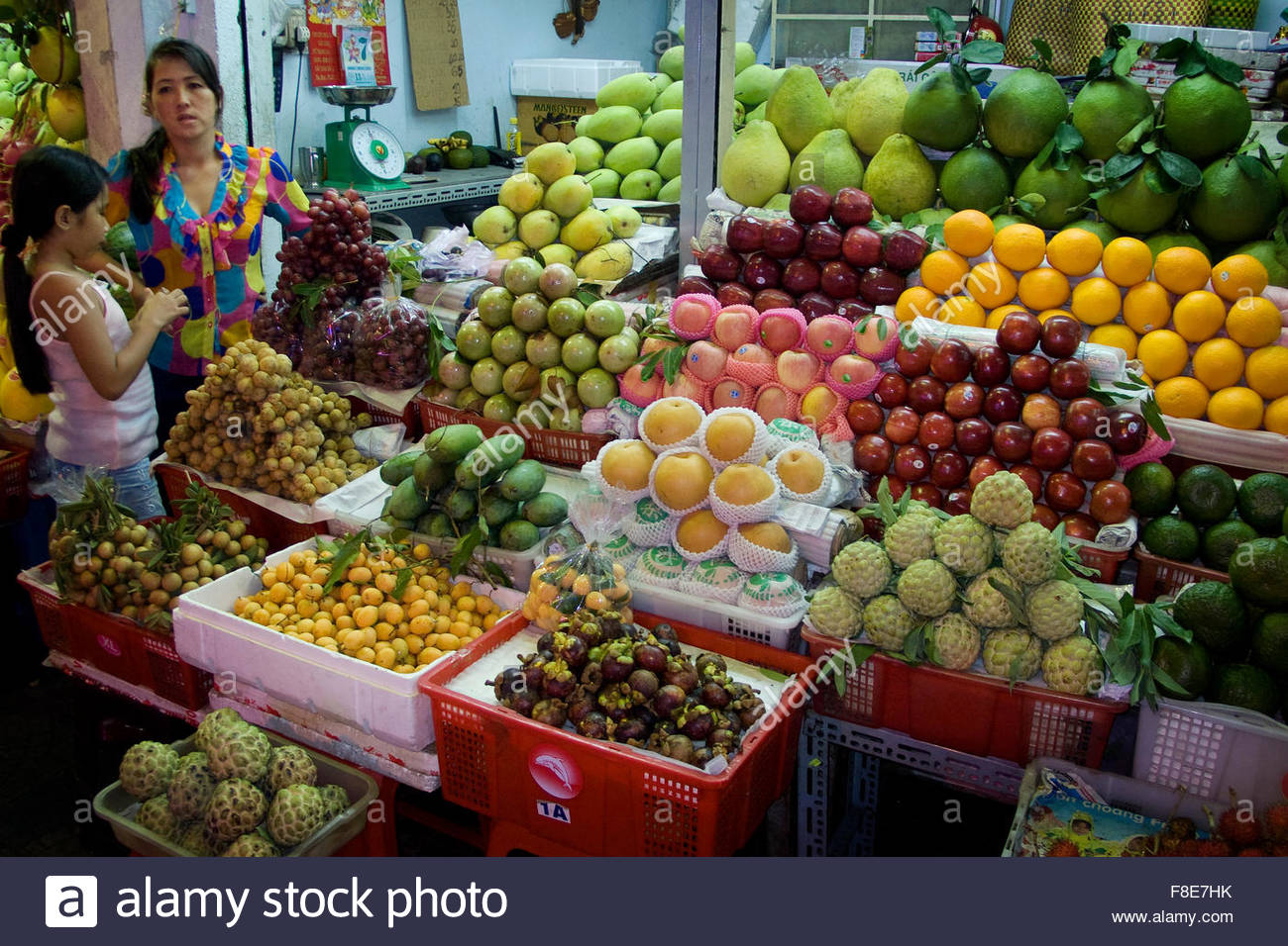 Child Selling Fruit Market Stock Photos & Child Selling Fruit Market ...