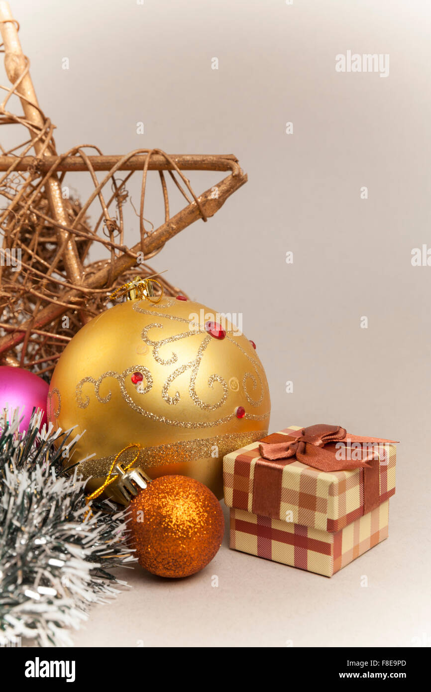 White balls decoration hi-res stock photography and images - Alamy