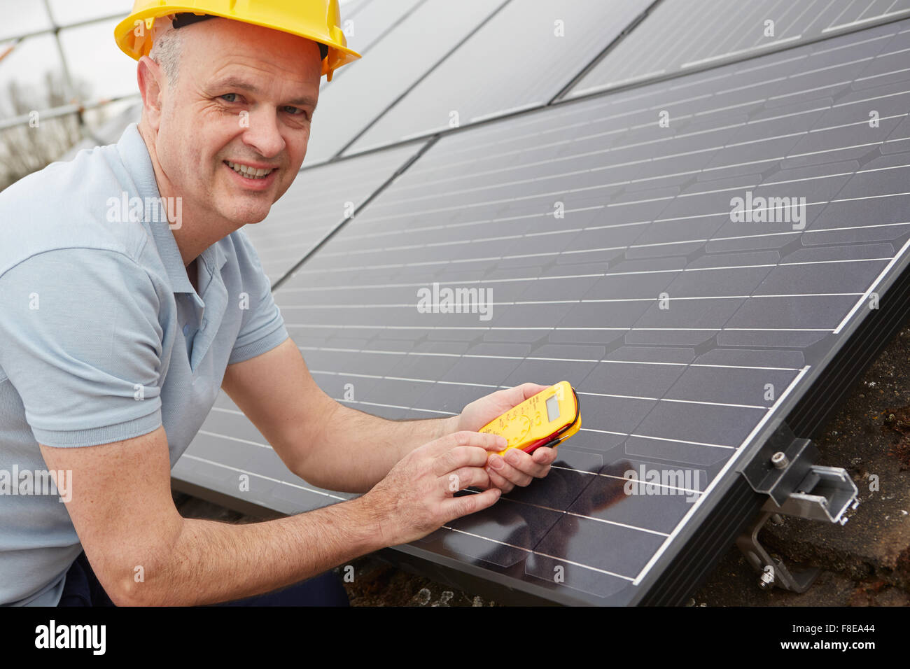 Installing solar panels on roof hi-res stock photography and images - Alamy