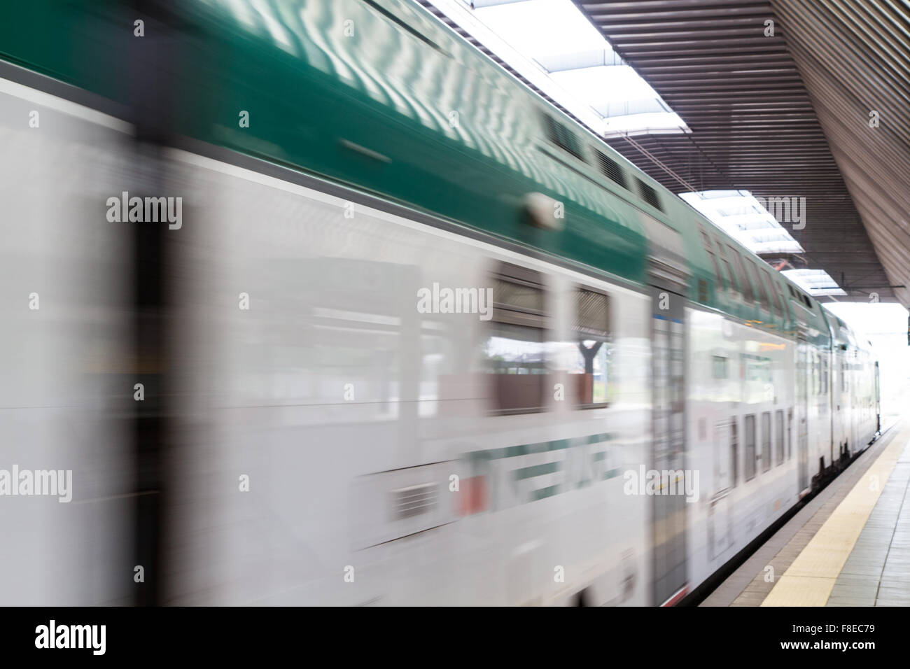 High speed train and fast and motion hi-res stock photography and ...