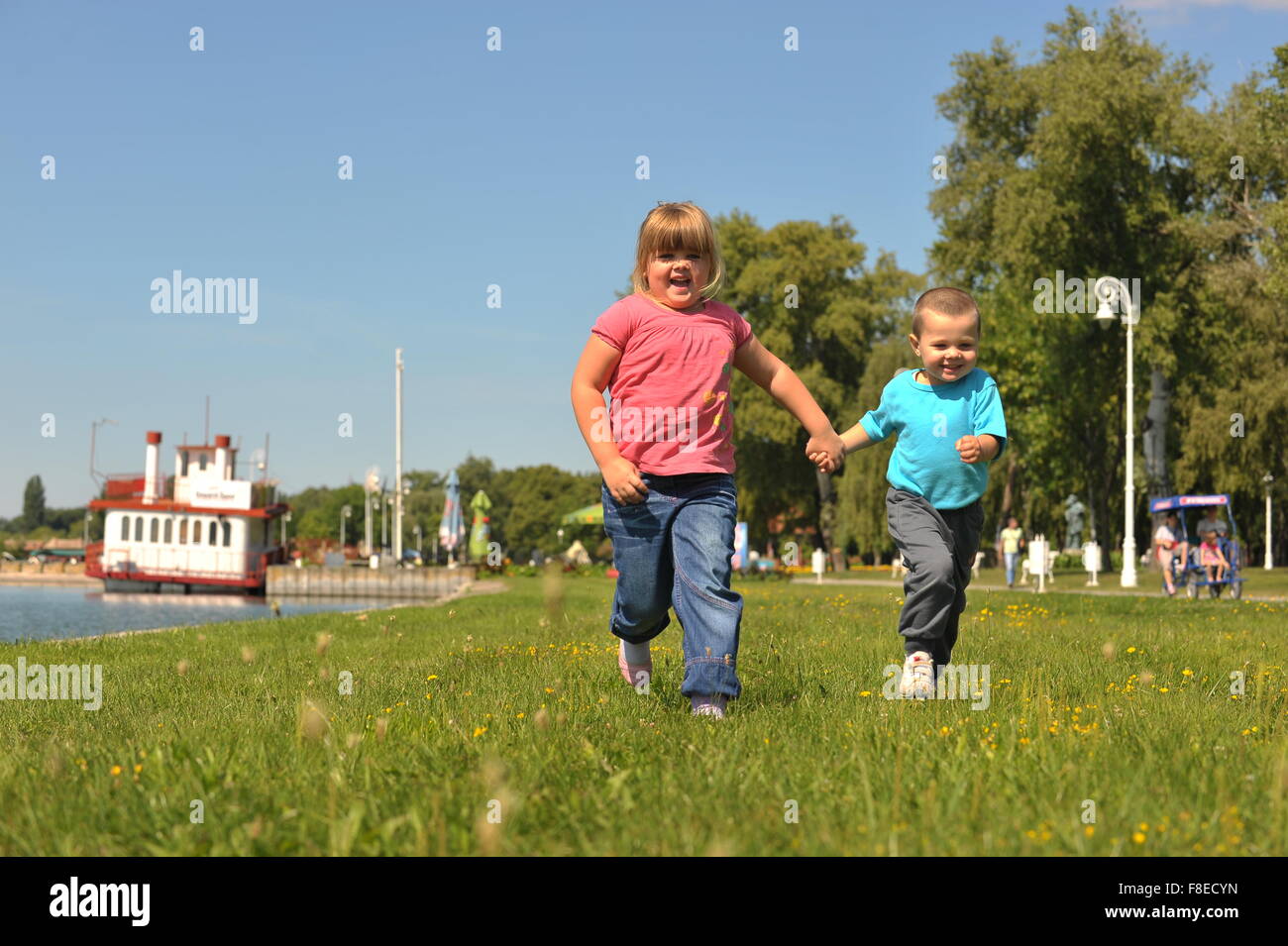 Diversity kids running hi-res stock photography and images - Alamy