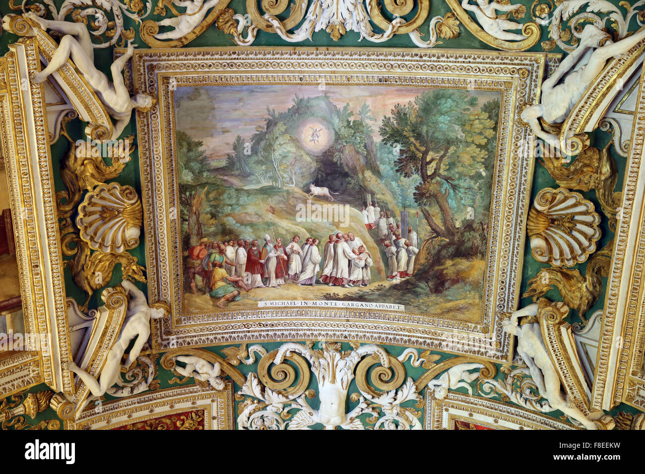 Ceiling gallery maps vatican museum hi-res stock photography and images - Alamy