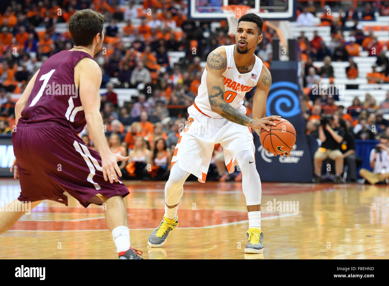 Syracuse, New York, USA. 8th Dec, 2015. Syracuse Orange forward Michael ...