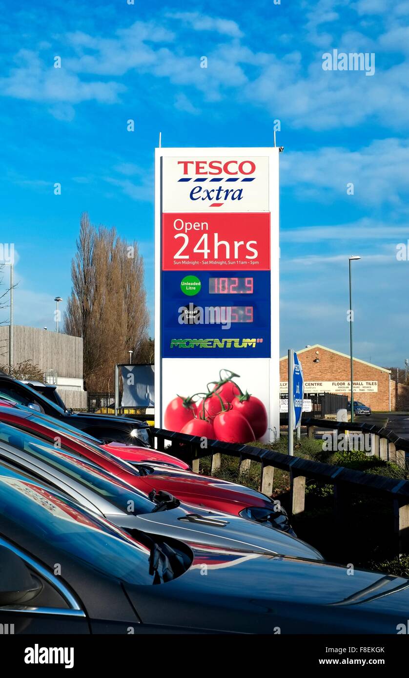 Tesco garage hi-res stock photography and images - Alamy