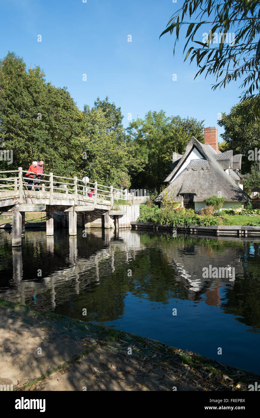 Bridge Cottage and River Stour at Flatford Mill Suffolk England Stock ...